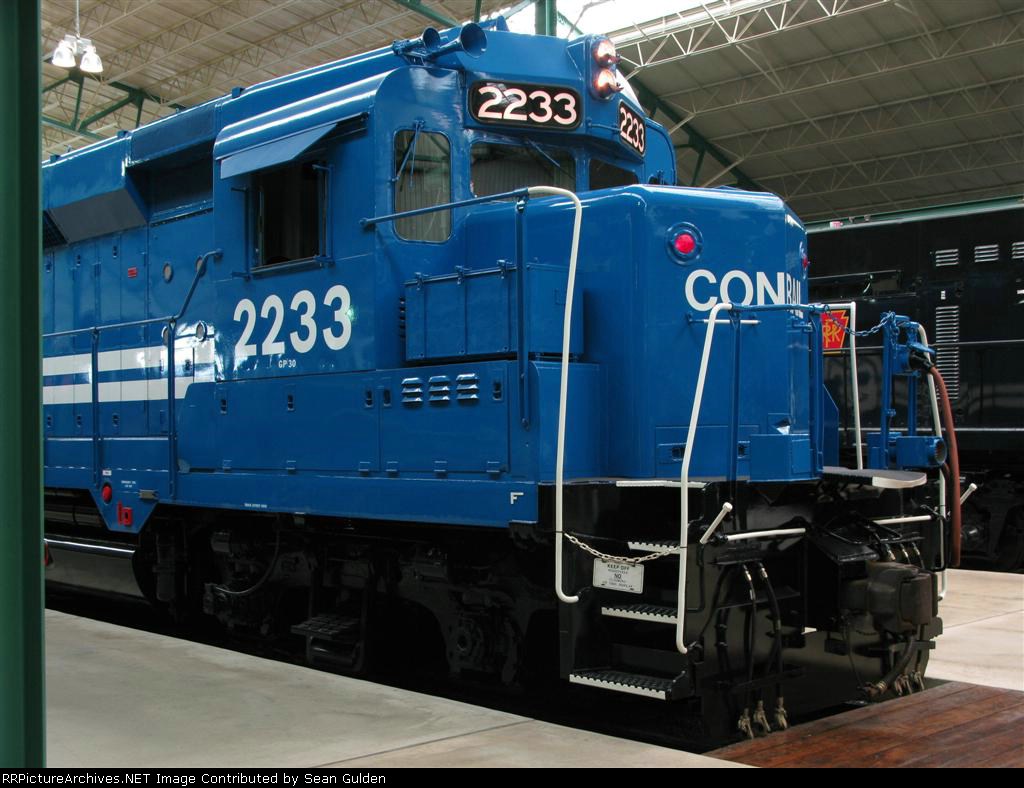 Conrail EMD GP30 2233